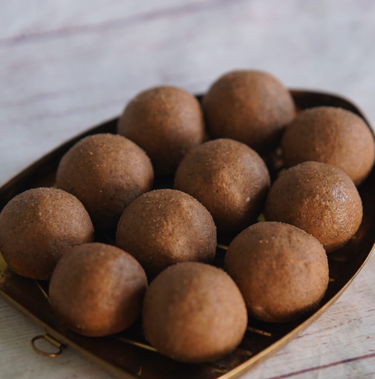 Ragi laddu - Pappala Dabba